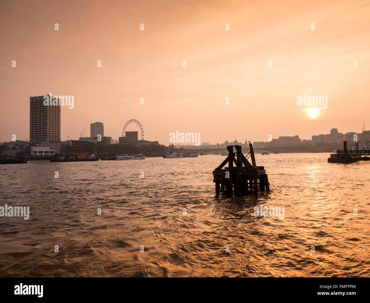 Dusk shots hi-res stock photography and images - Alamy