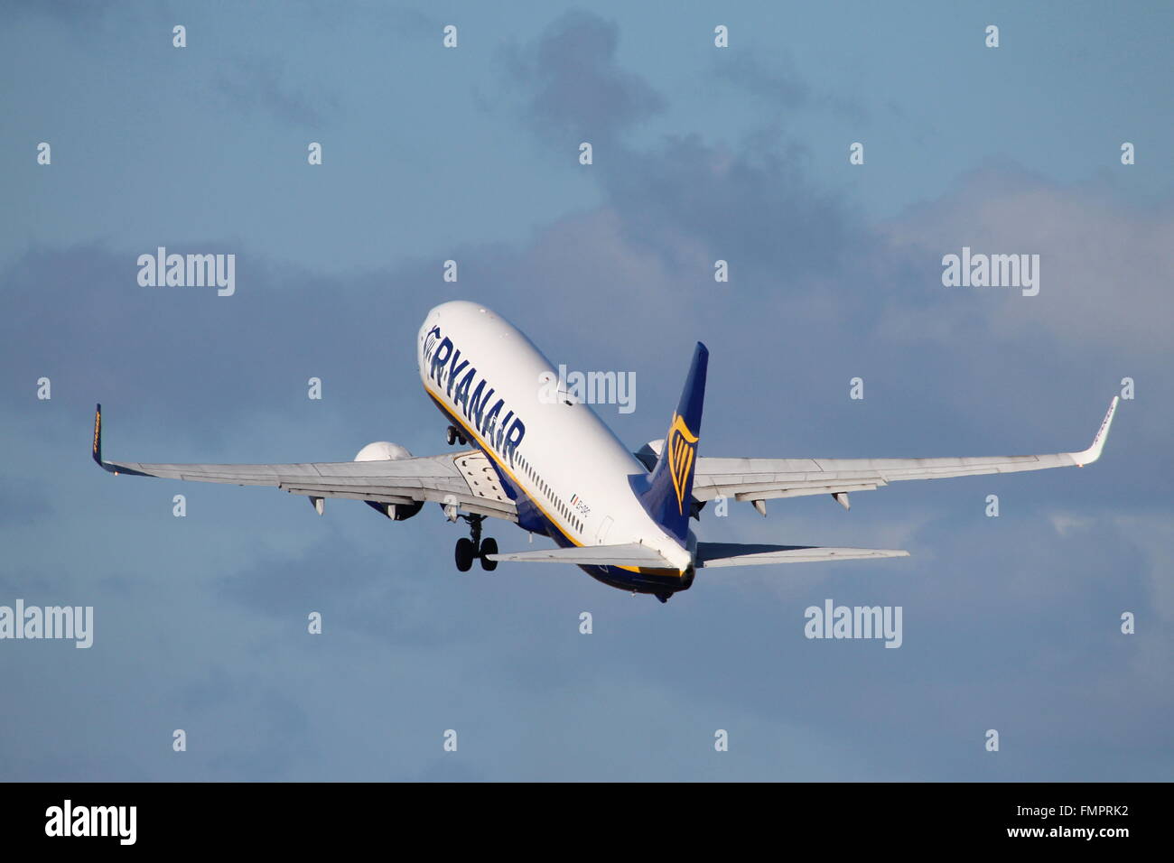 EI-DPC, a Boeing 737-8AS operated by Ryanair, at Prestwick ...