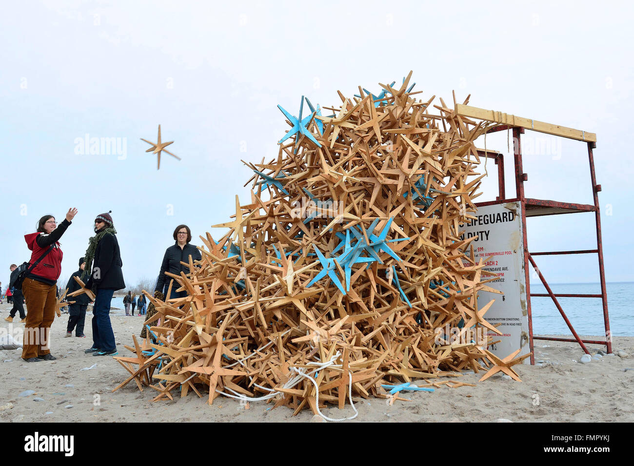 Toronto art installations winter hi-res stock photography and images ...