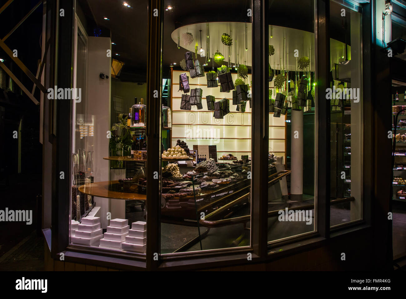 A shop window on the evening streets of Amsterdam Stock Photo - Alamy