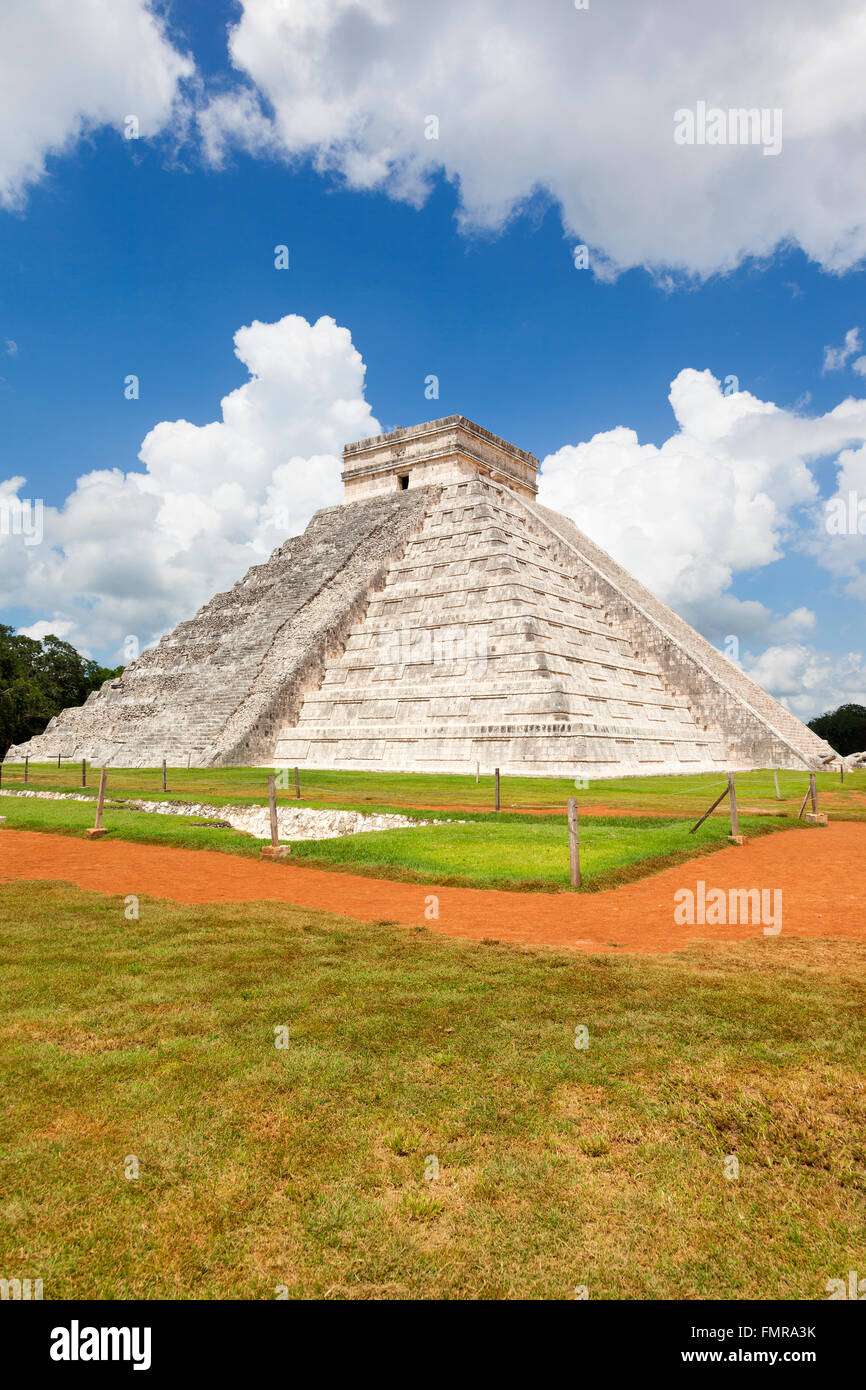 Chichen Itza pyramid at Mexico Stock Photo - Alamy
