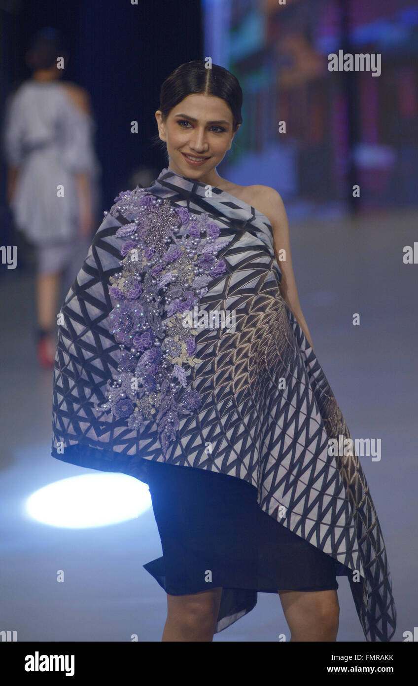 Lahore, Pakistan. 12th Mar, 2016. Pakistani model presents creations by ...