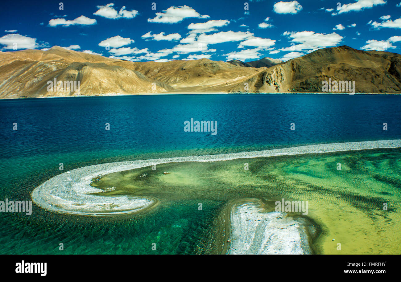 Pang gong lake hi-res stock photography and images - Alamy
