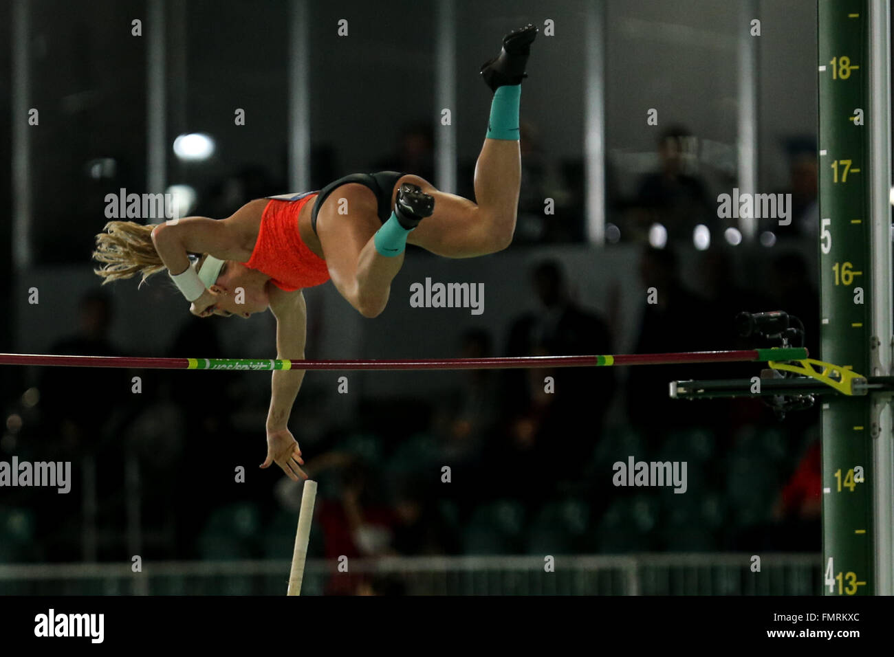 March 12, 2016 - SANDI MORRIS clears a height in the women's pole vault ...