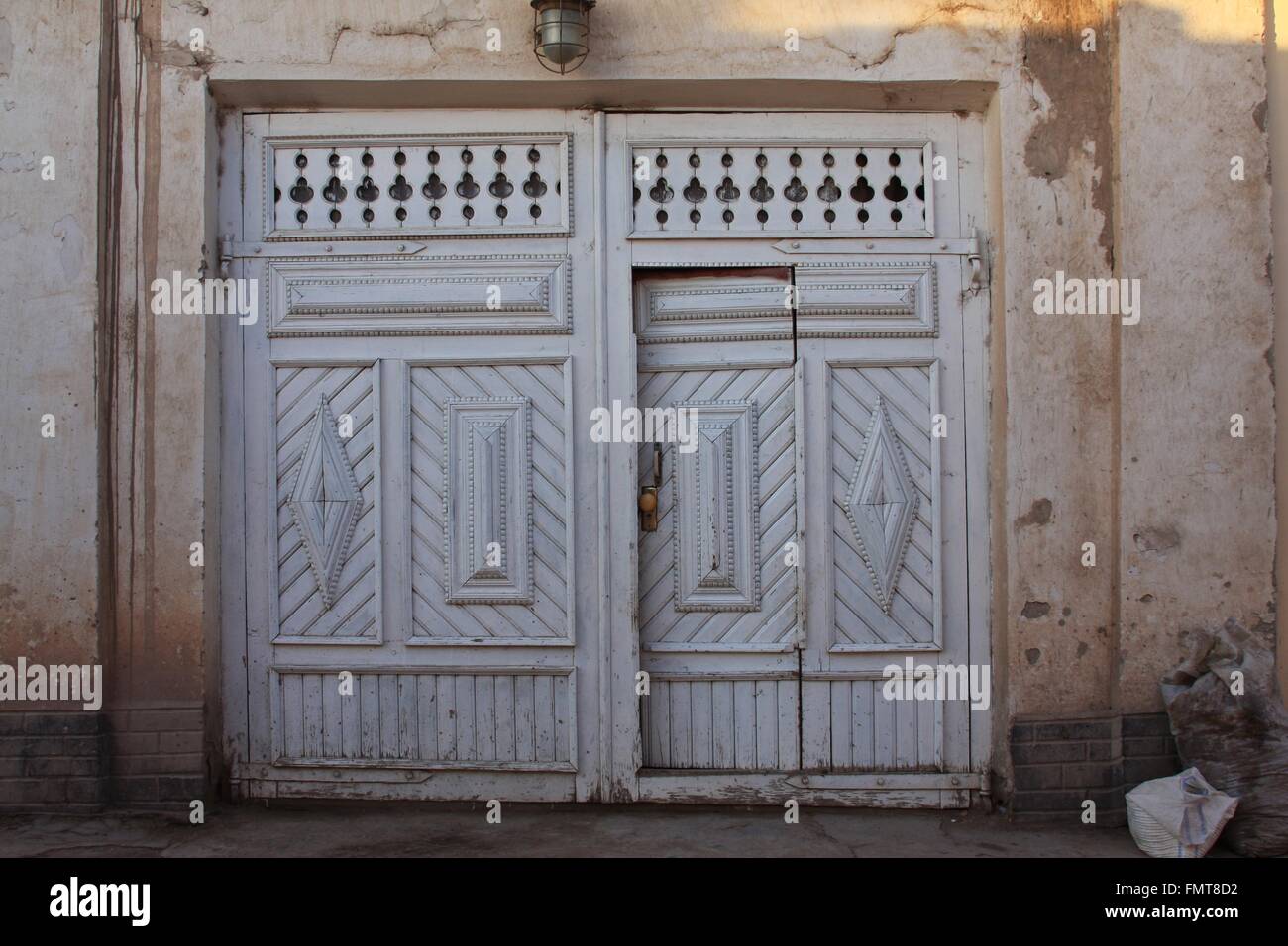 Front entry to a home in a mahalla (neighborhood) in Khiva, Uzbekistan ...