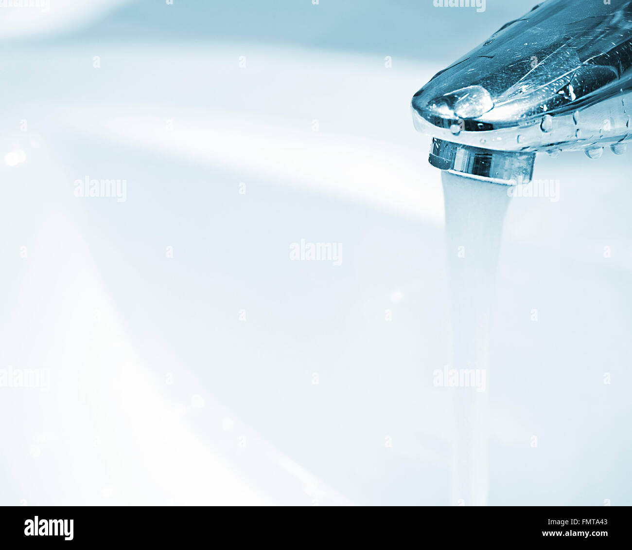 Overflow sink hi-res stock photography and images - Alamy