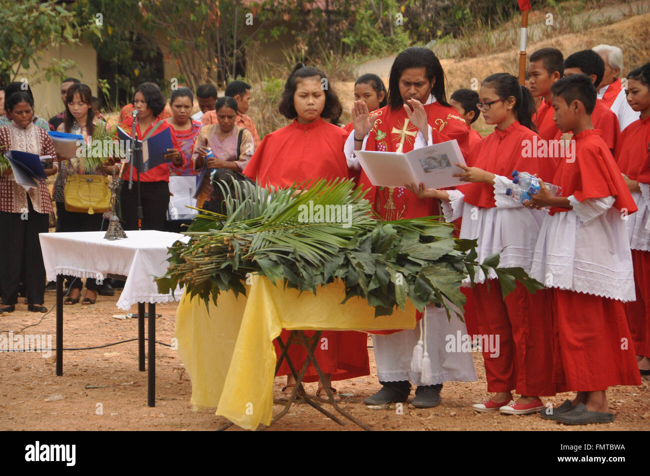 Palm sunday catholic mass hi-res stock photography and images - Alamy