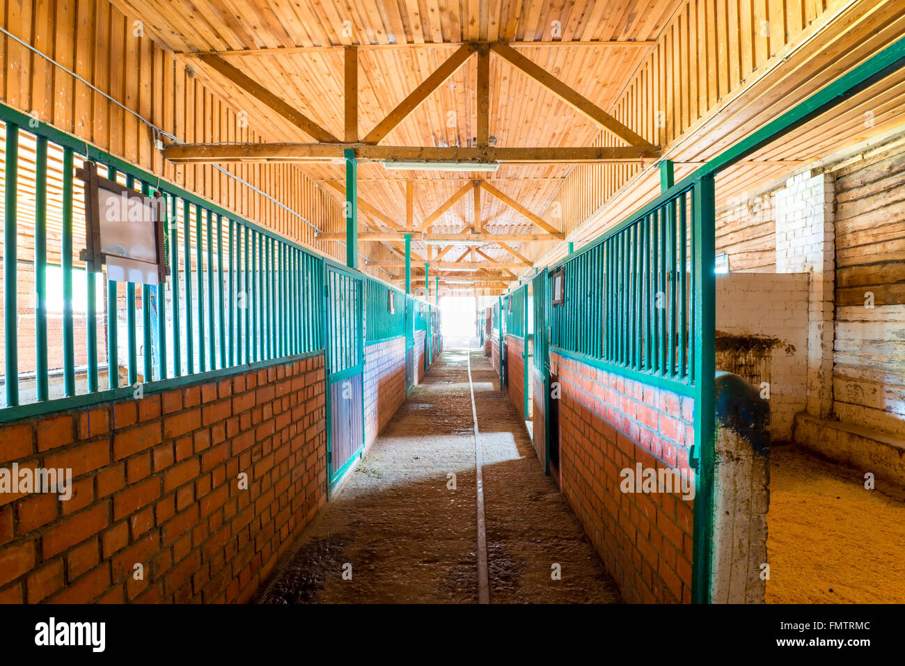 Empty stable barn hi-res stock photography and images - Alamy