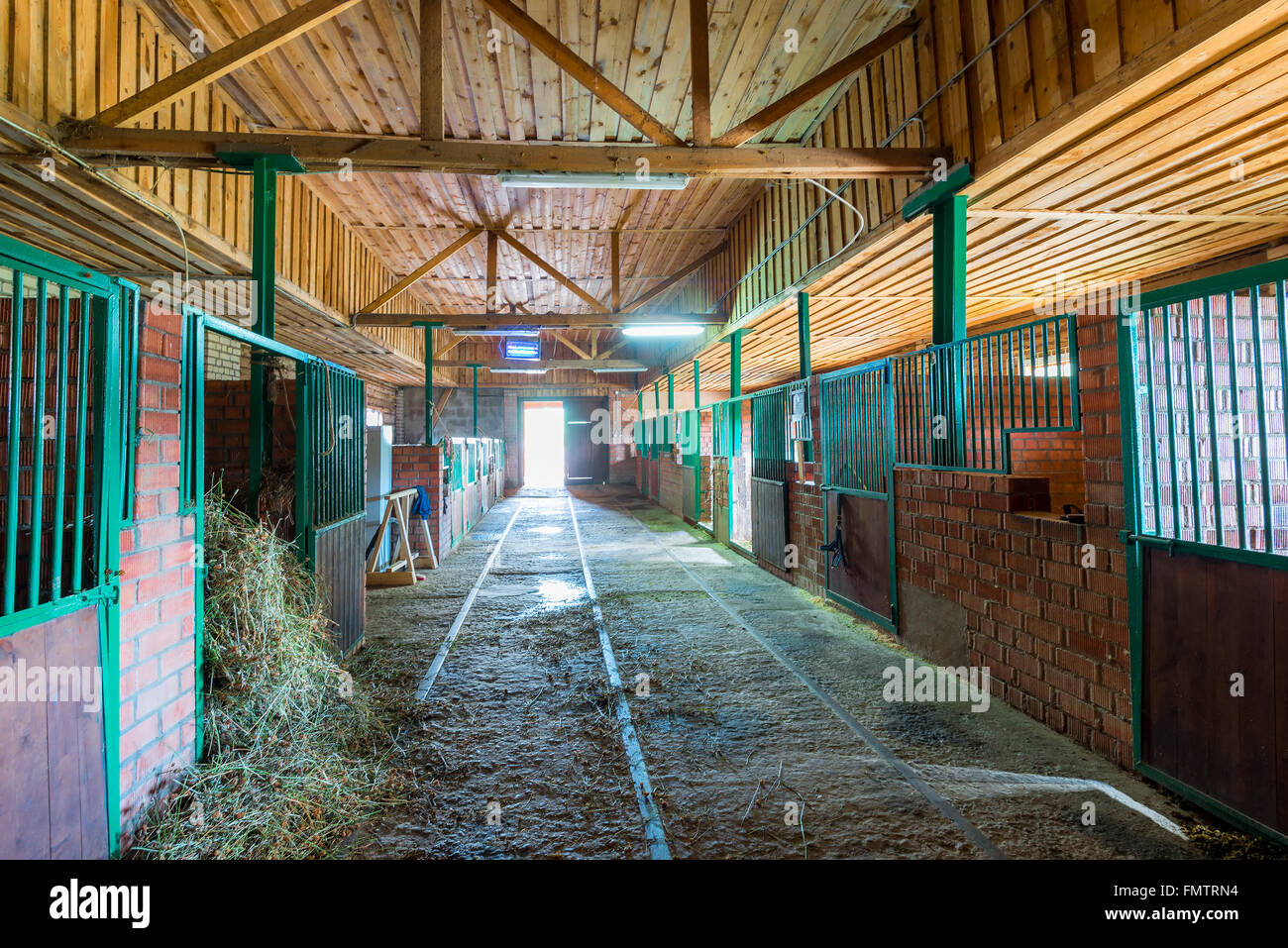Empty building hi-res stock photography and images - Alamy