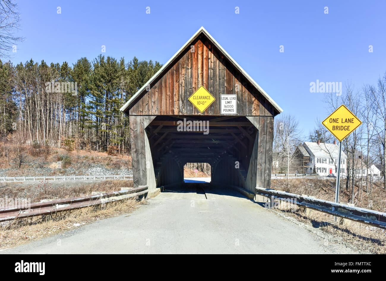 Lincoln Covered Bridge in West Woodstock, Vermont Stock Photo - Alamy