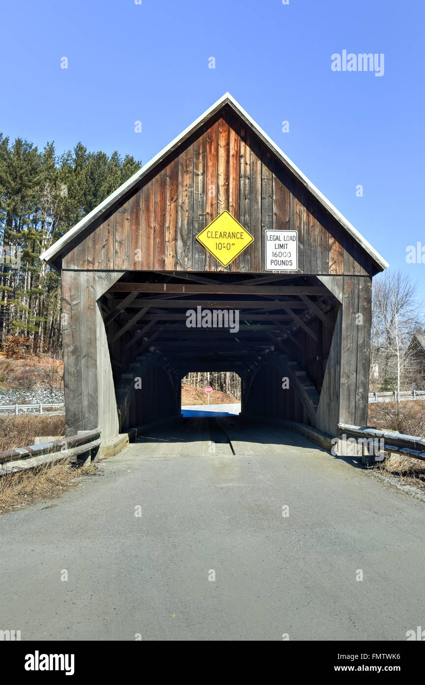 Lincoln Covered Bridge in West Woodstock, Vermont Stock Photo - Alamy