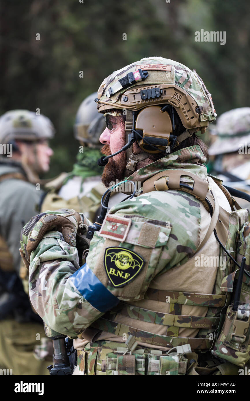 Military man in uniform hi-res stock photography and images - Alamy