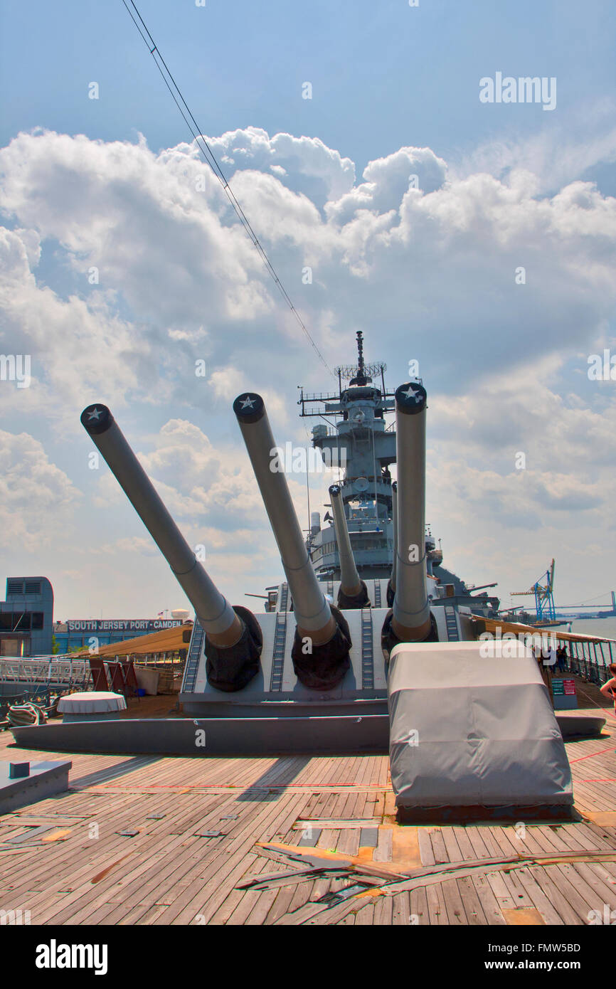 Biggest naval guns hi-res stock photography and images - Alamy