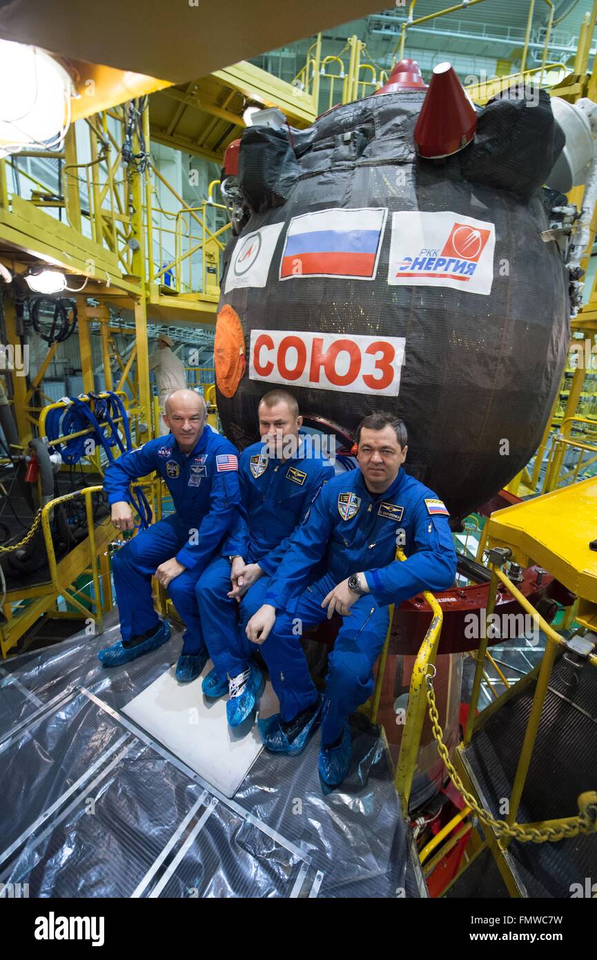 Crew members of spaceship hi-res stock photography and images - Alamy