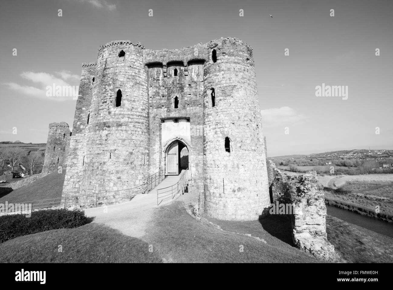 Kidwelly Castle Walls High Resolution Stock Photography and Images - Alamy