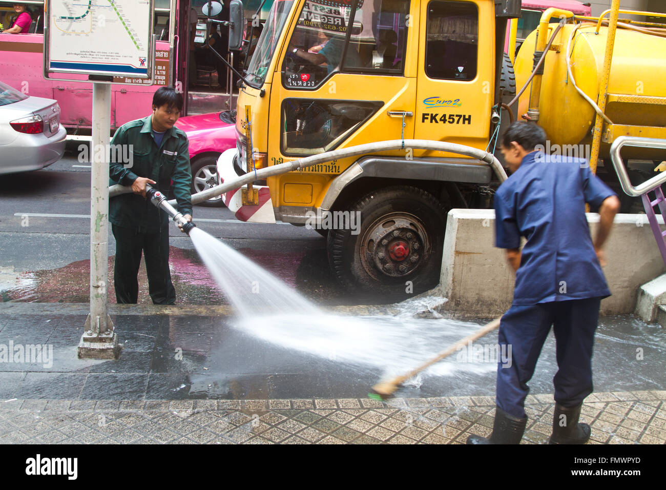 Thailand street cleaning hi-res stock photography and images - Alamy