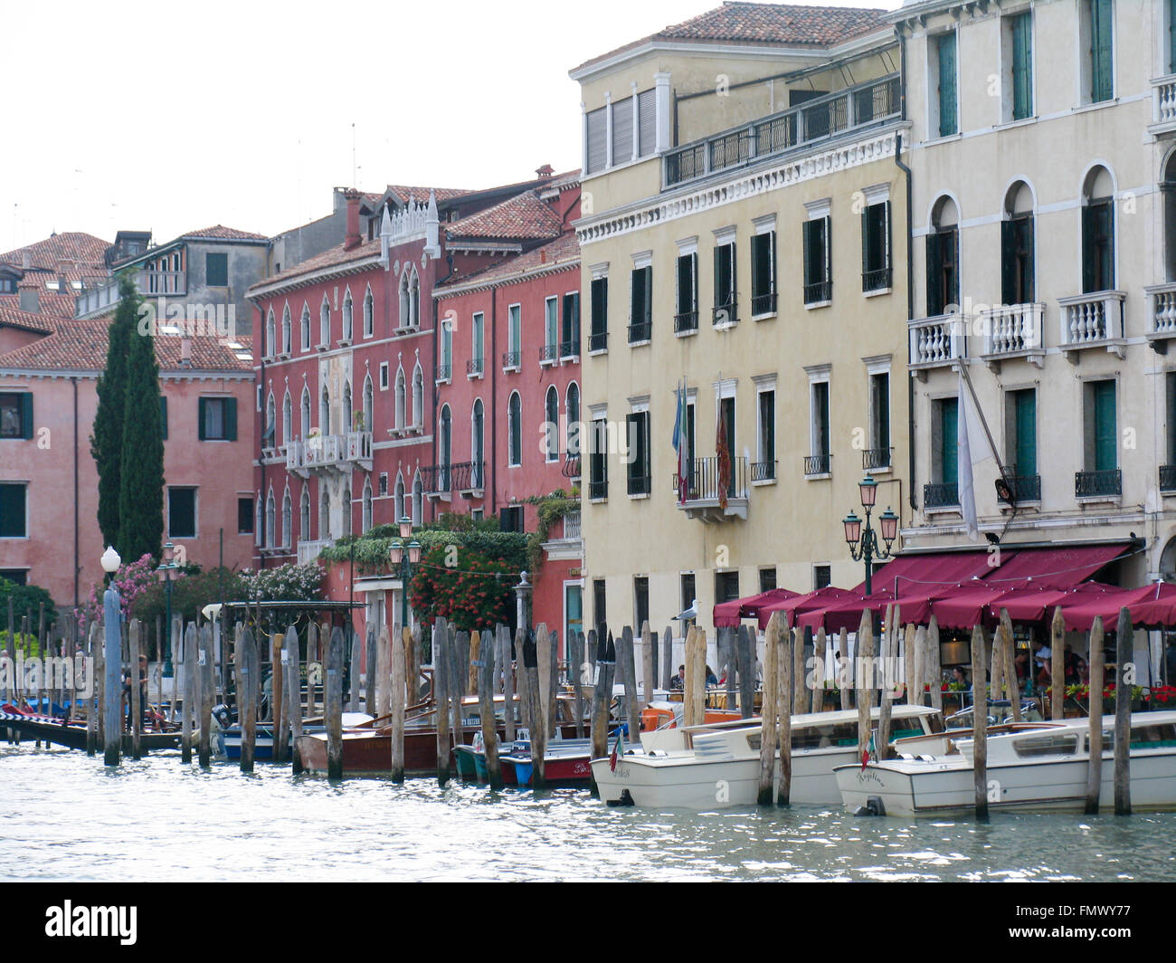 Wooden pile moorings along the Grand Canal, Venice Stock Photo - Alamy