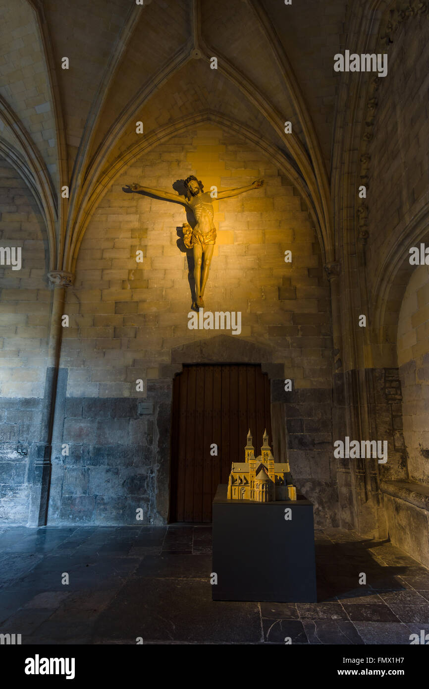 Interior basilica st servatius hi-res stock photography and images - Alamy