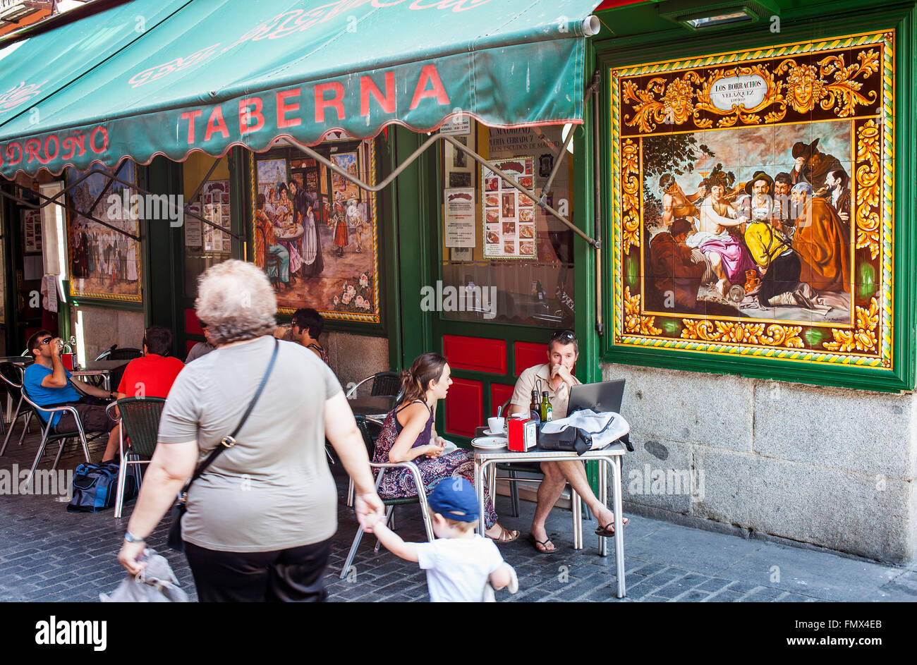 Puerta de 7 bar hi-res stock photography and images - Alamy