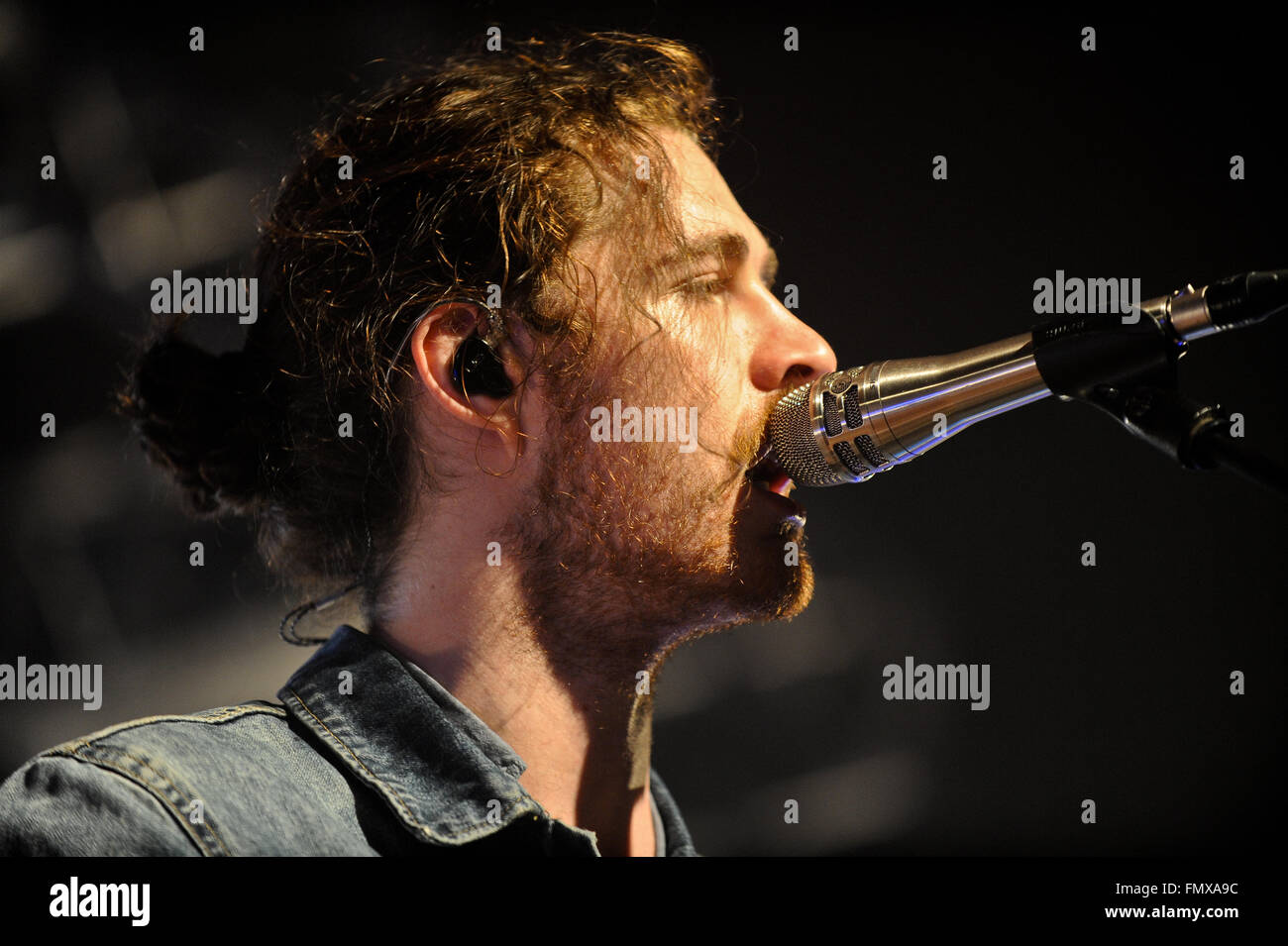 Hozier Performing at Sheffield Academy 02 Stock Photo - Alamy