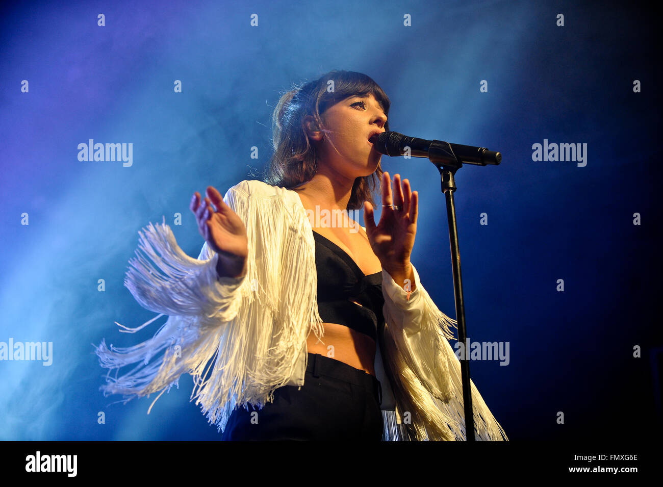 Foxes Performing at the Plug Sheffield Stock Photo - Alamy