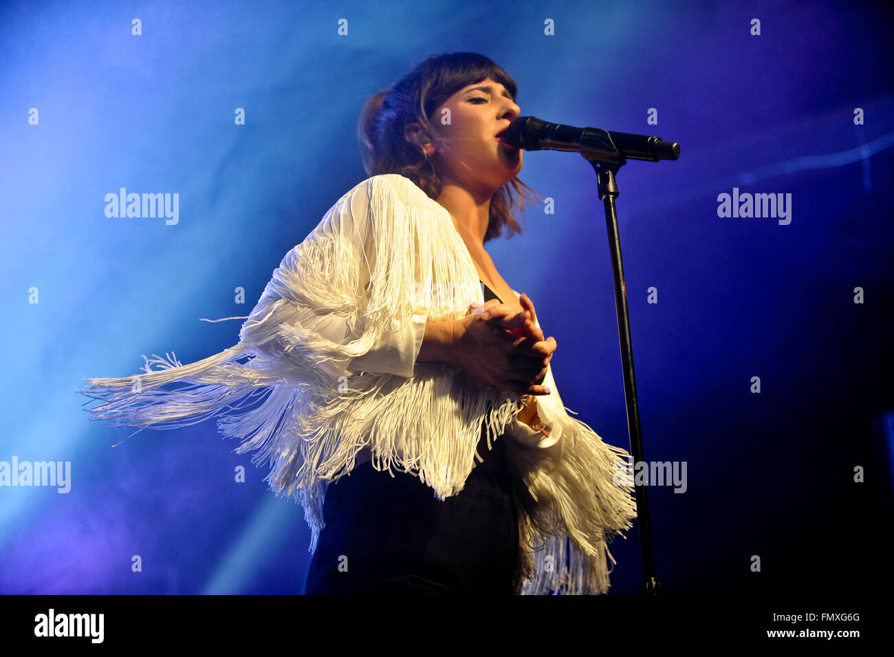 Foxes Performing at the Plug Sheffield Stock Photo - Alamy