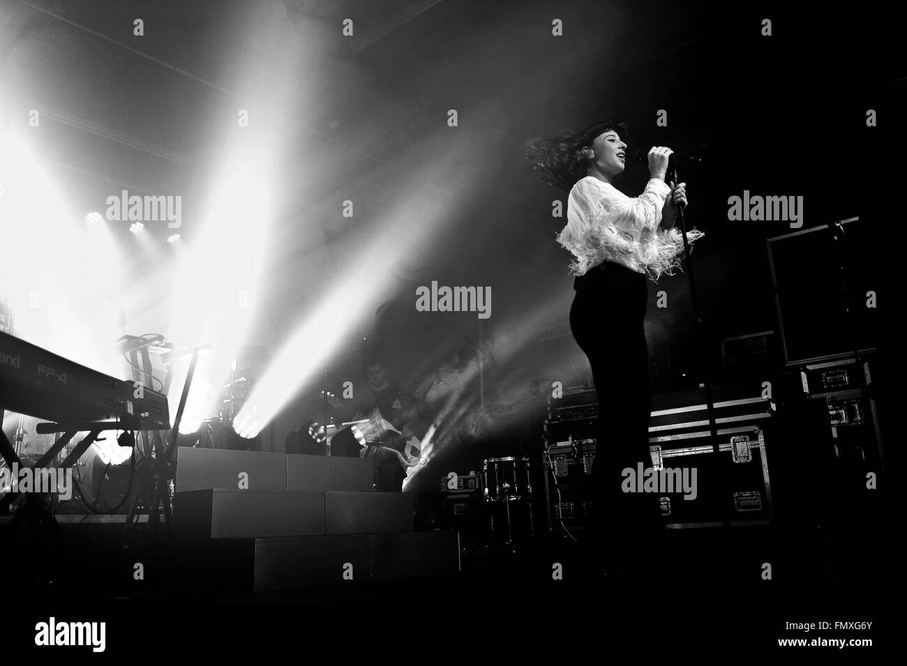 Foxes Performing at the Plug Sheffield Stock Photo - Alamy