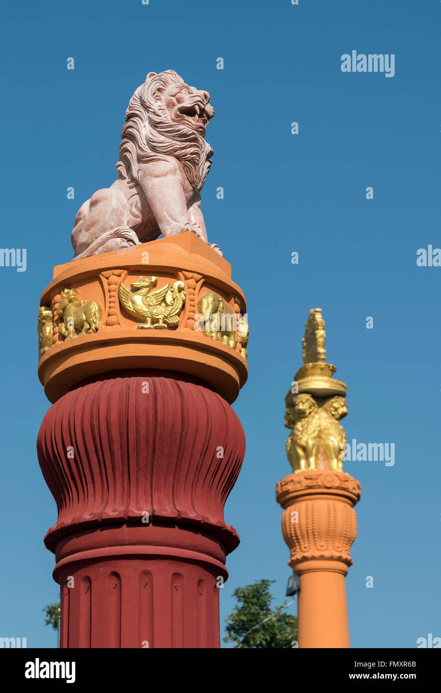 Lion Sculpture In Myanmar High Resolution Stock Photography and Images ...