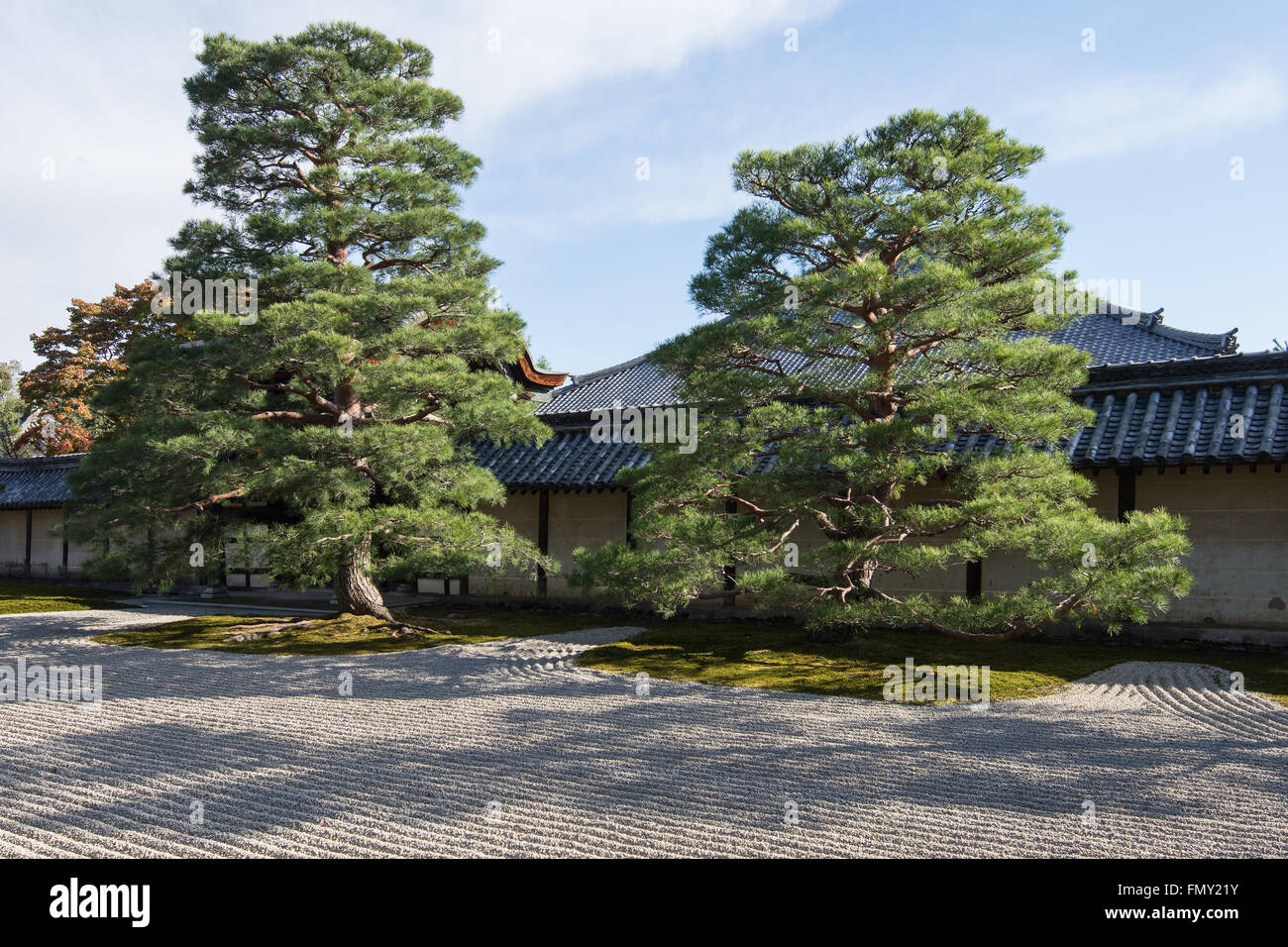 Zen temple hi-res stock photography and images - Alamy