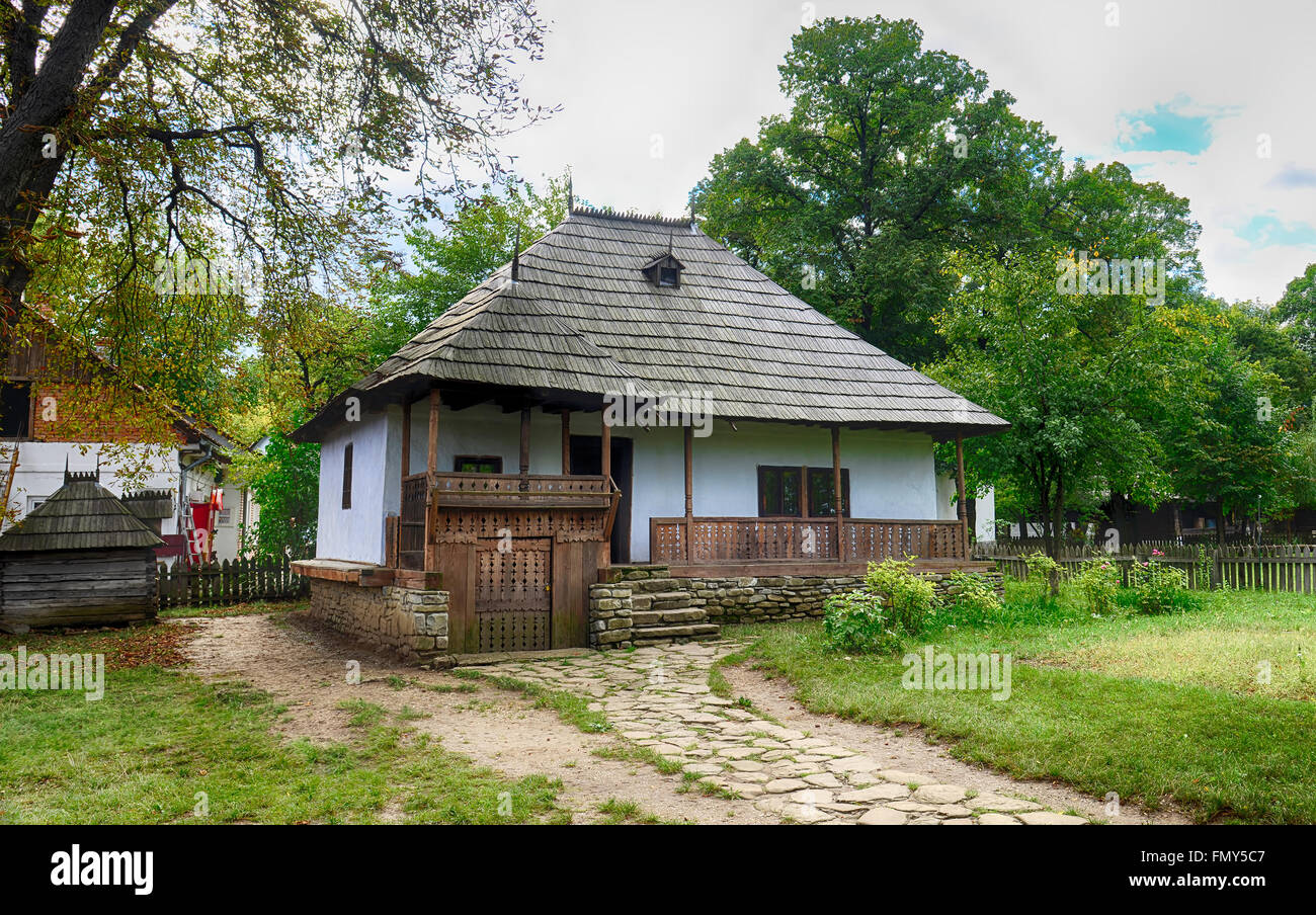 Romania houses hi-res stock photography and images - Alamy