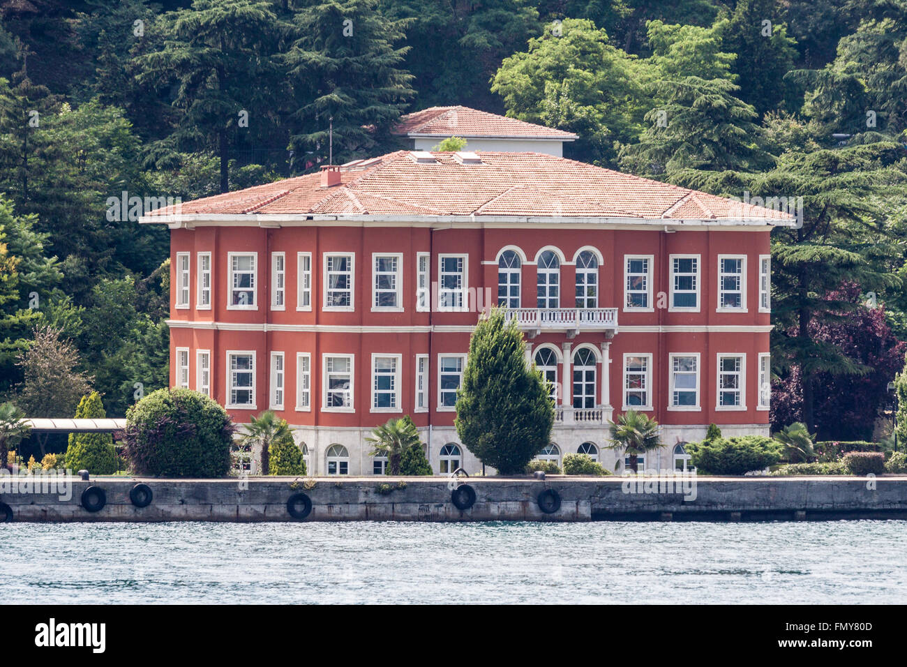 Bosphorus Istanbul Historical Building Stock Photo - Alamy