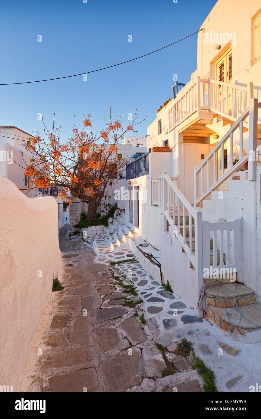 Traditional architecture in the town of Mykonos, Greece Stock Photo - Alamy