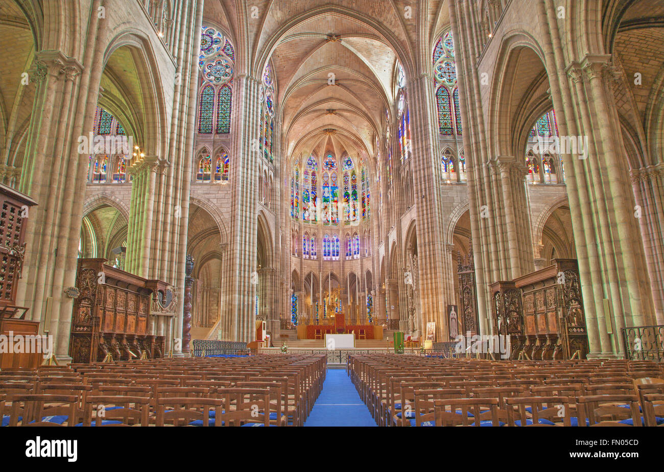 Saint denis cathedral hi-res stock photography and images - Alamy