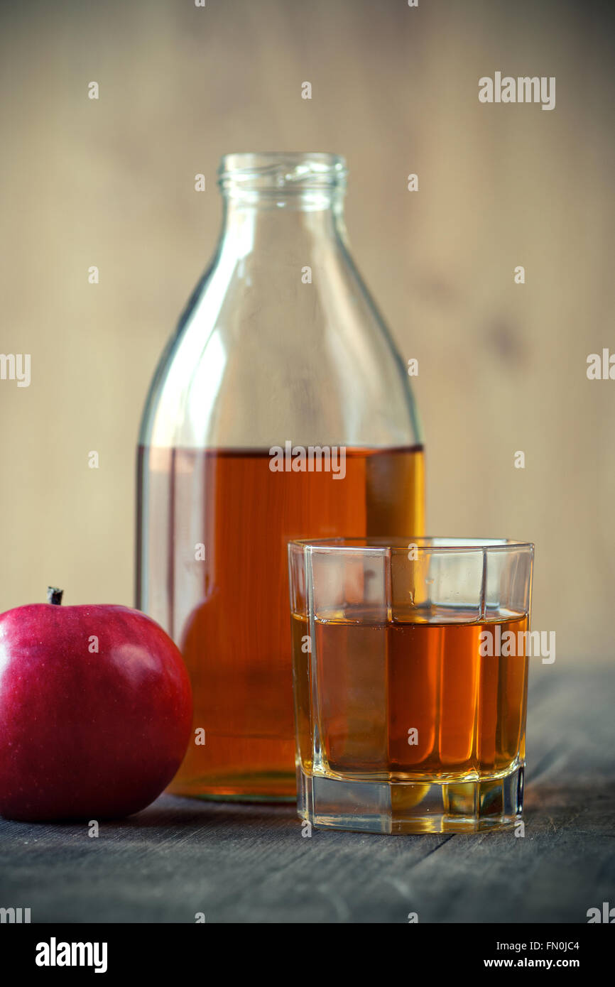 Apples and Apple Juice Stock Photo - Alamy