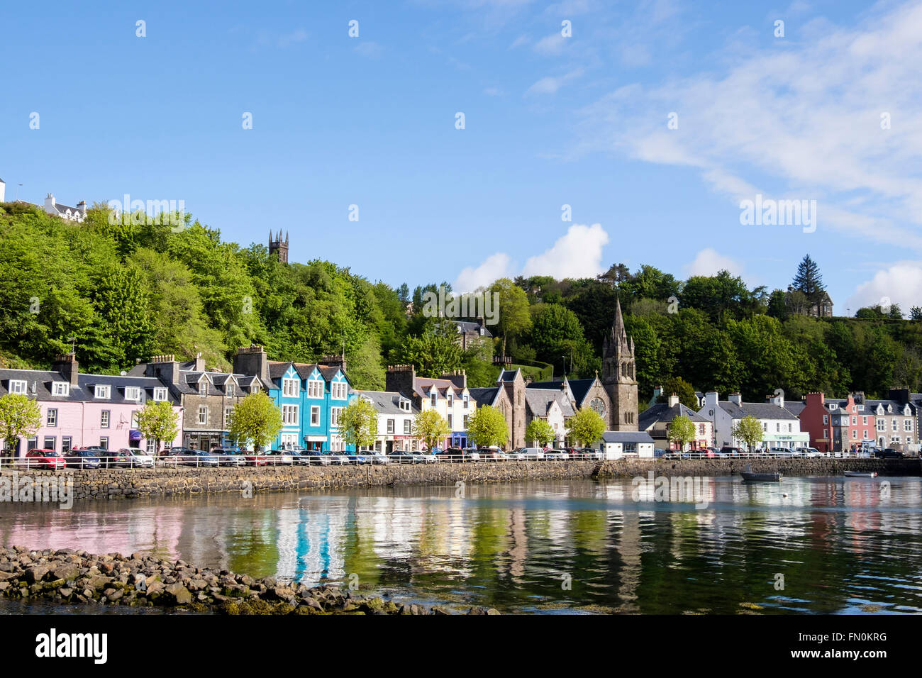 Colourful buildings overlooking the harbour in small Mull town of ...