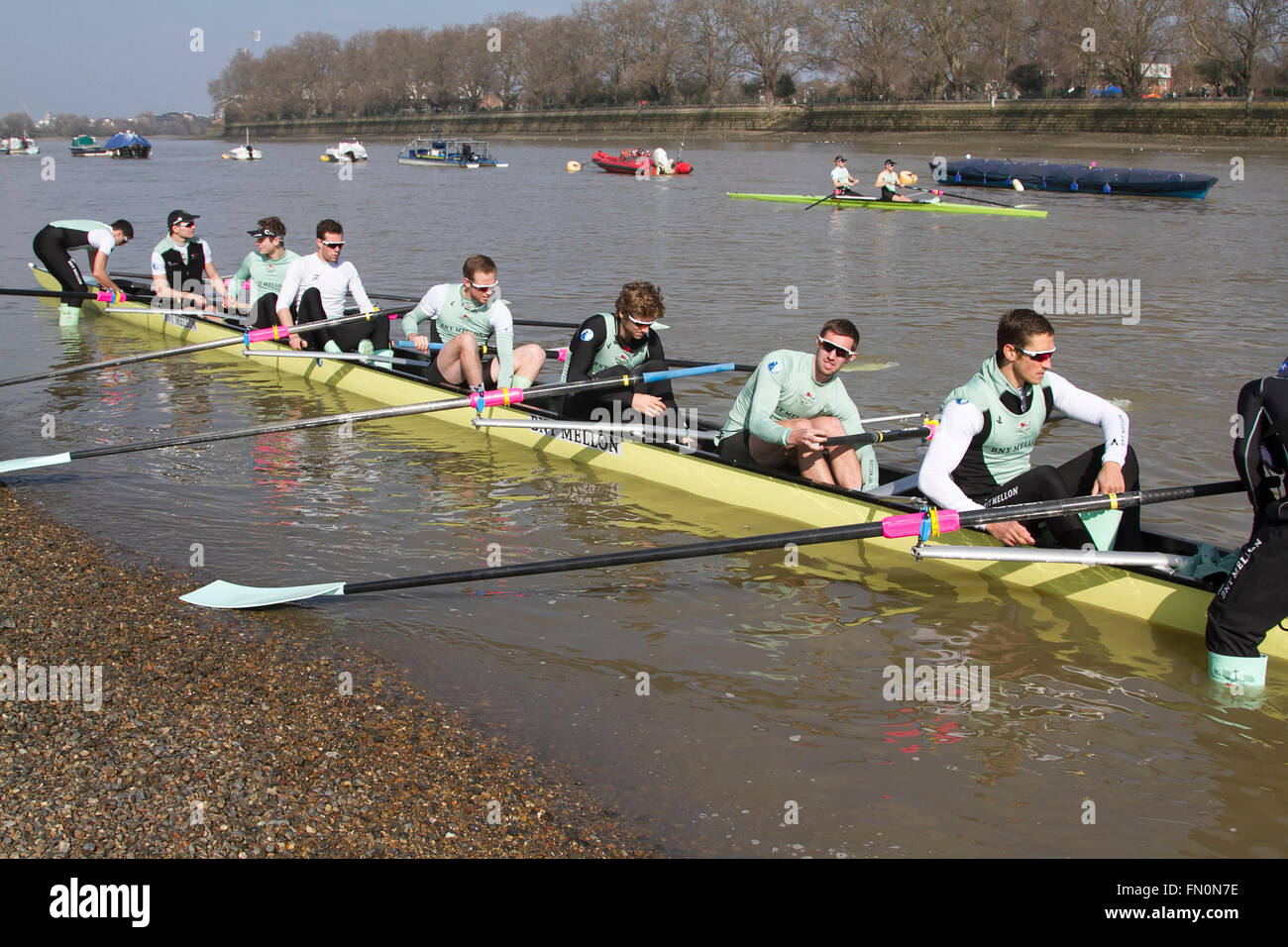 Boat race cambridge oxford putney hi-res stock photography and images ...