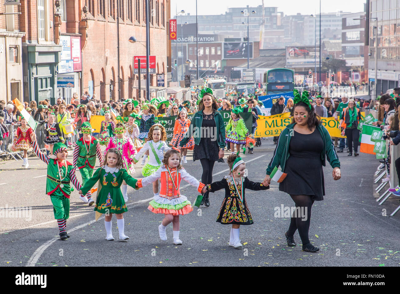Birmingham st patricks parade hi-res stock photography and images - Alamy