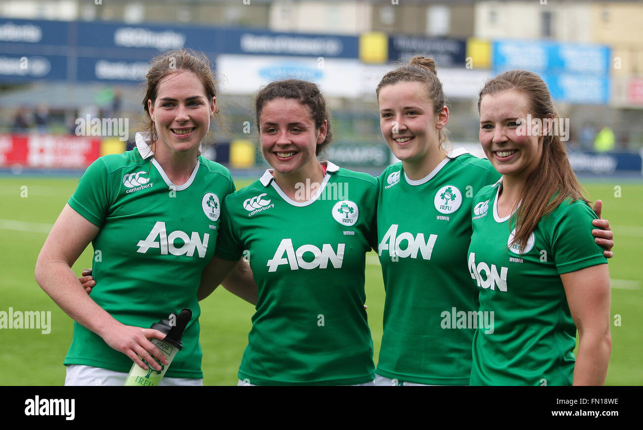 Irish women's rugby team hi-res stock photography and images - Alamy