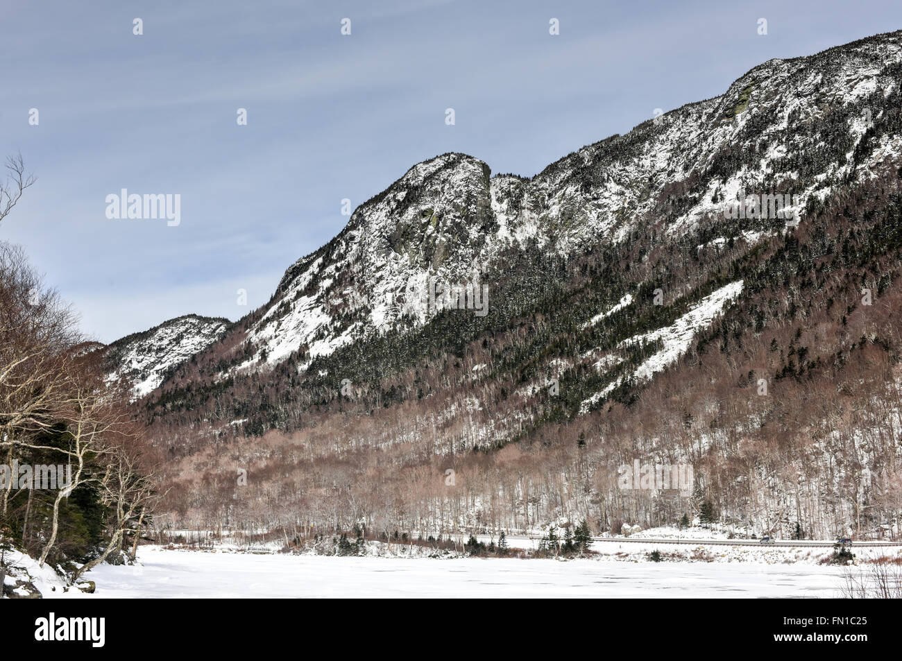 New england winter mountains hi-res stock photography and images - Alamy