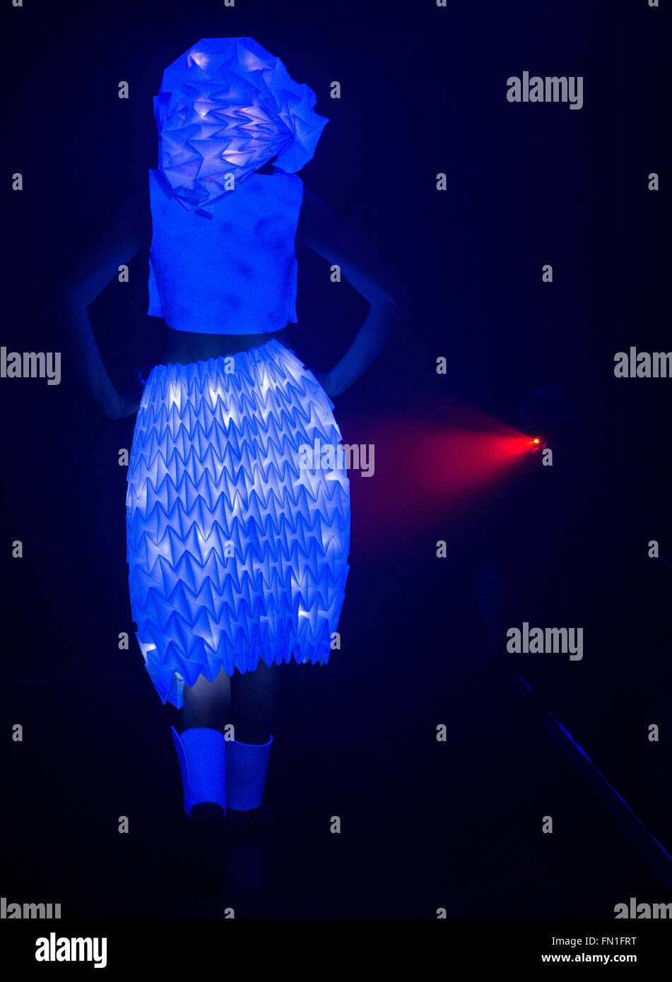 Blacklight fashion hi-res stock photography and images - Alamy