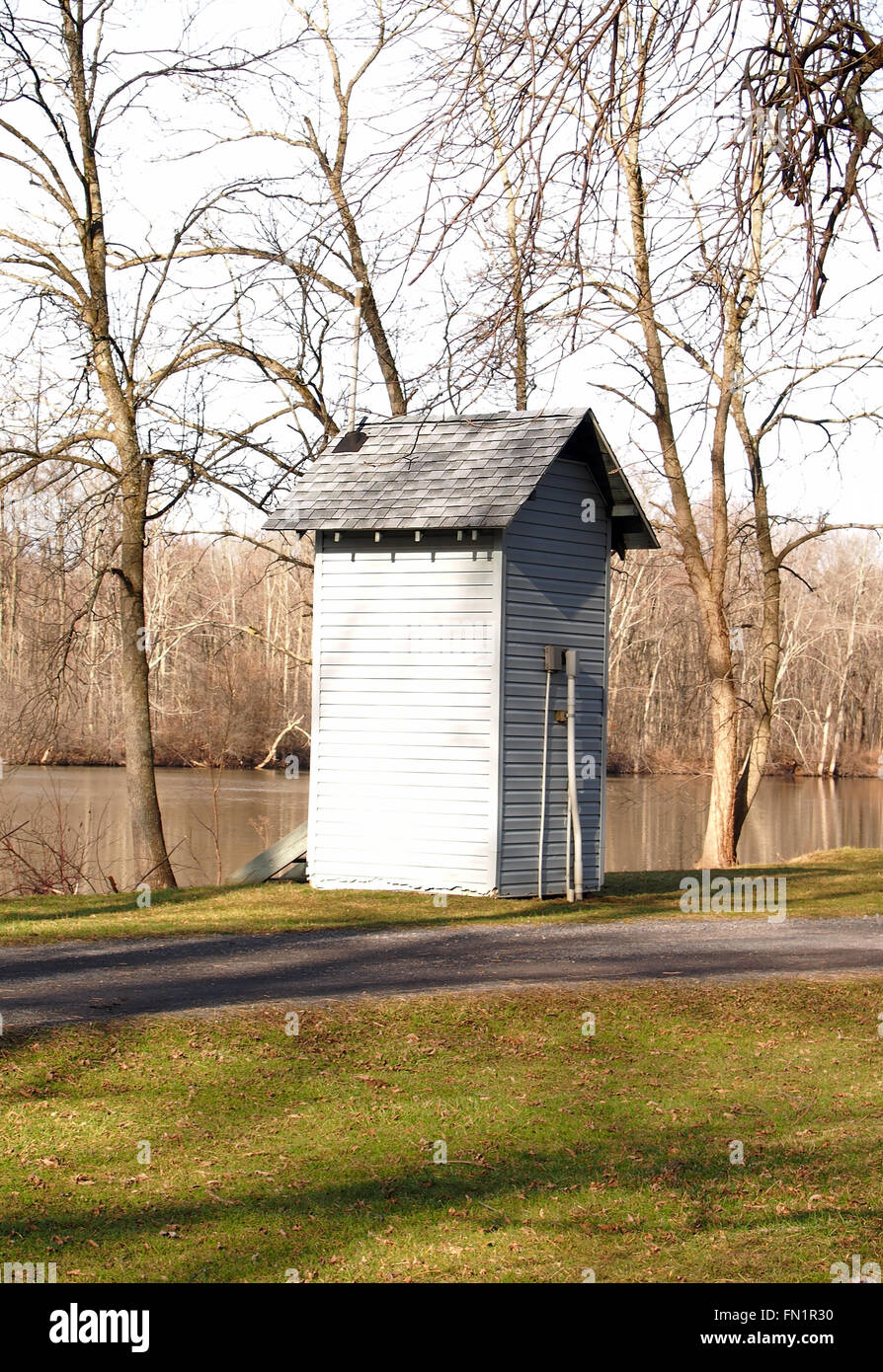 shack by a lake Stock Photo - Alamy