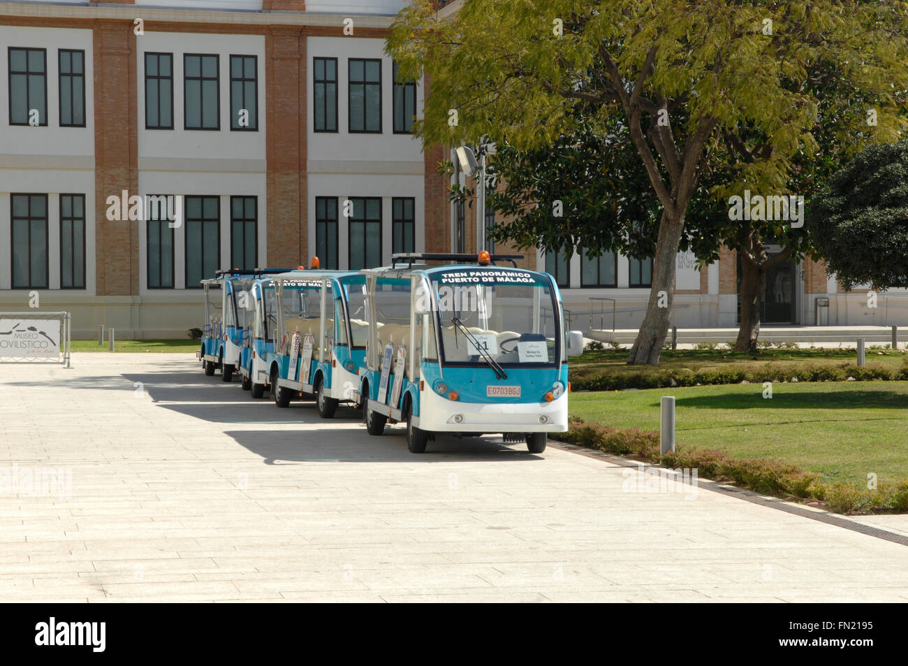Tour guide bus hi-res stock photography and images - Alamy