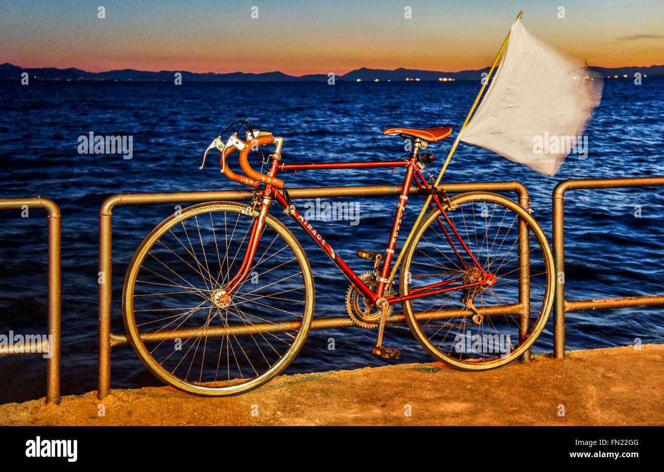 Red blue bicycle hi-res stock photography and images - Alamy