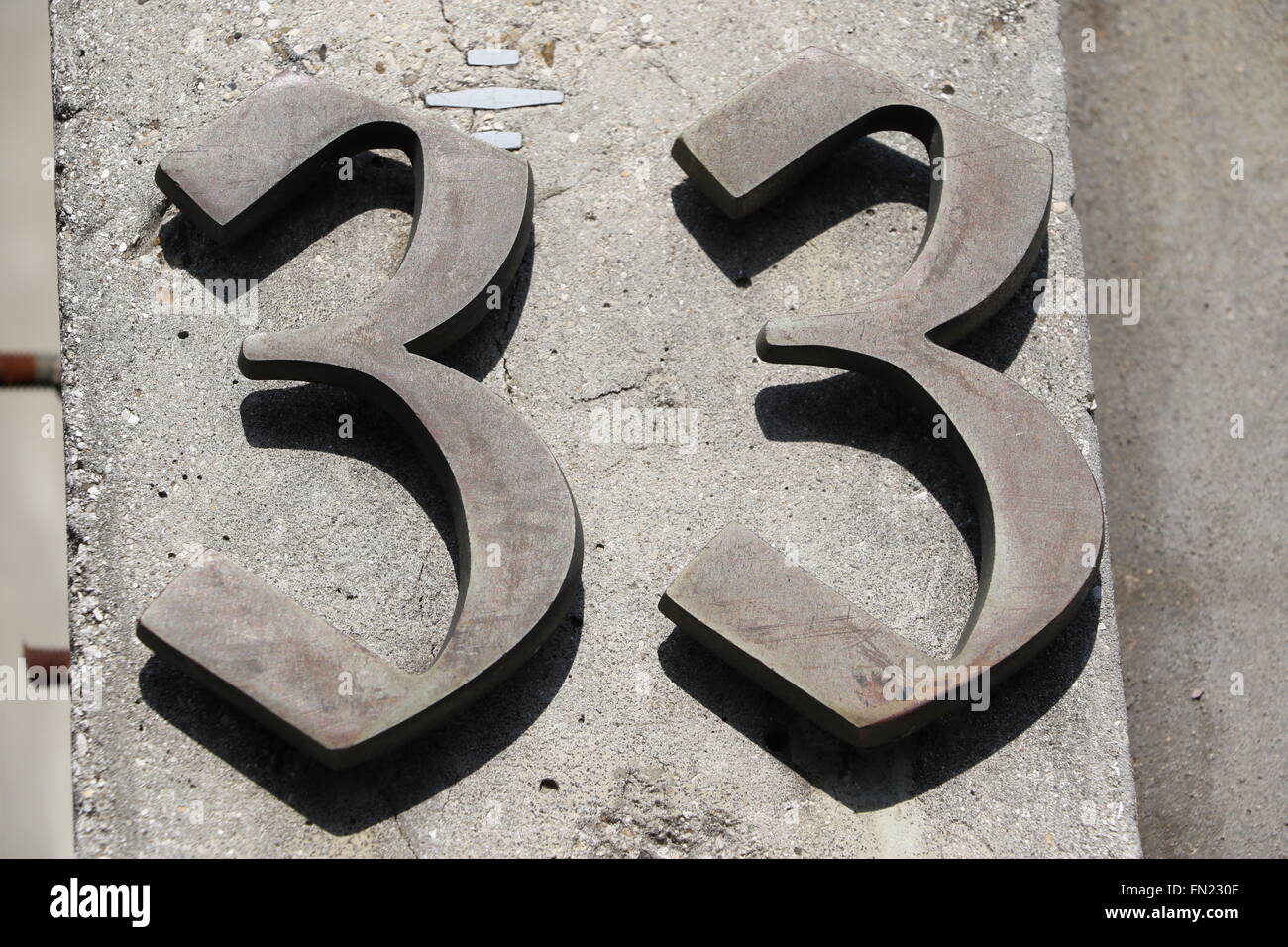 House number 33 sign hi-res stock photography and images - Alamy