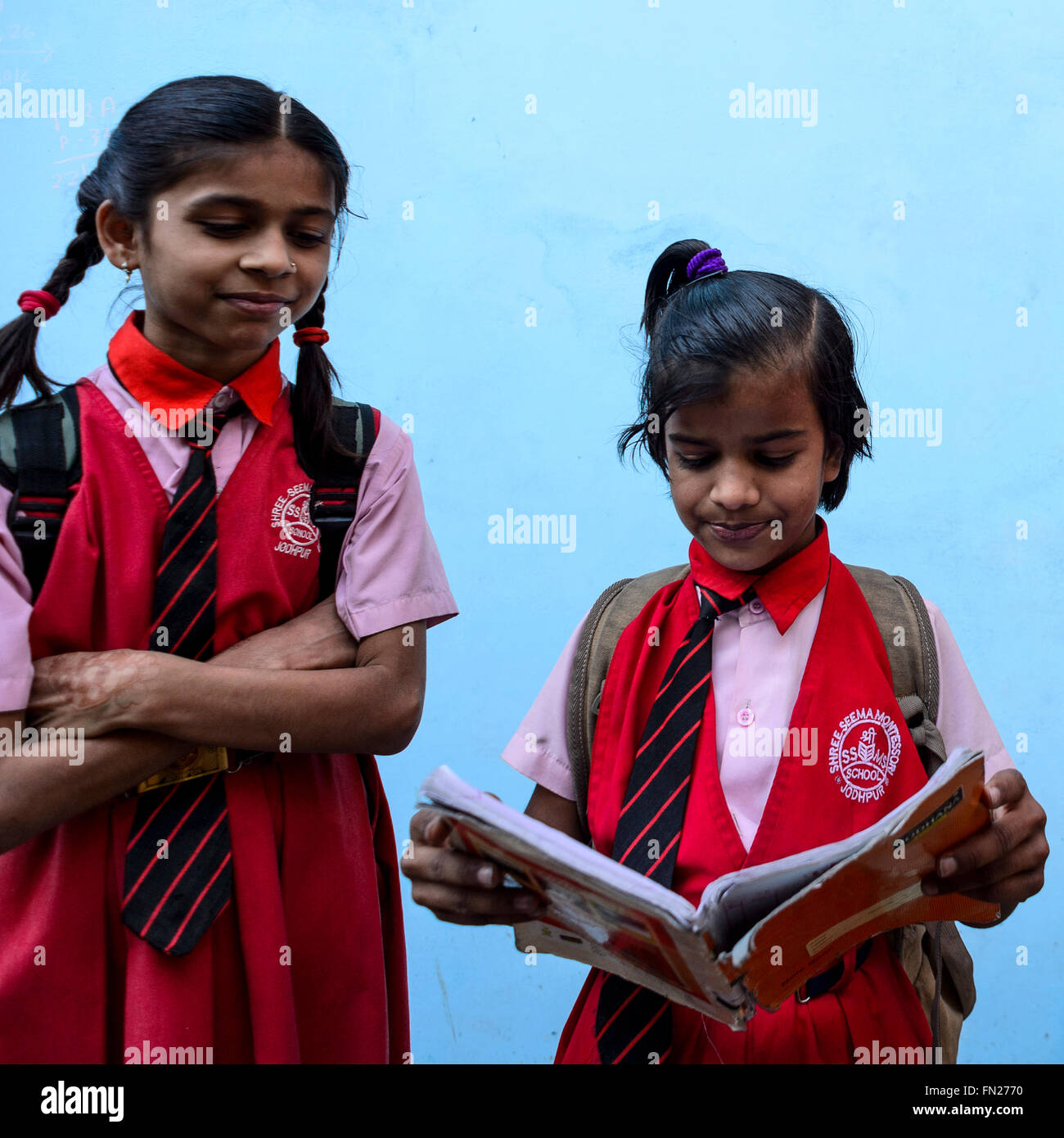 India rajasthan jodhpur girls hi-res stock photography and images - Alamy
