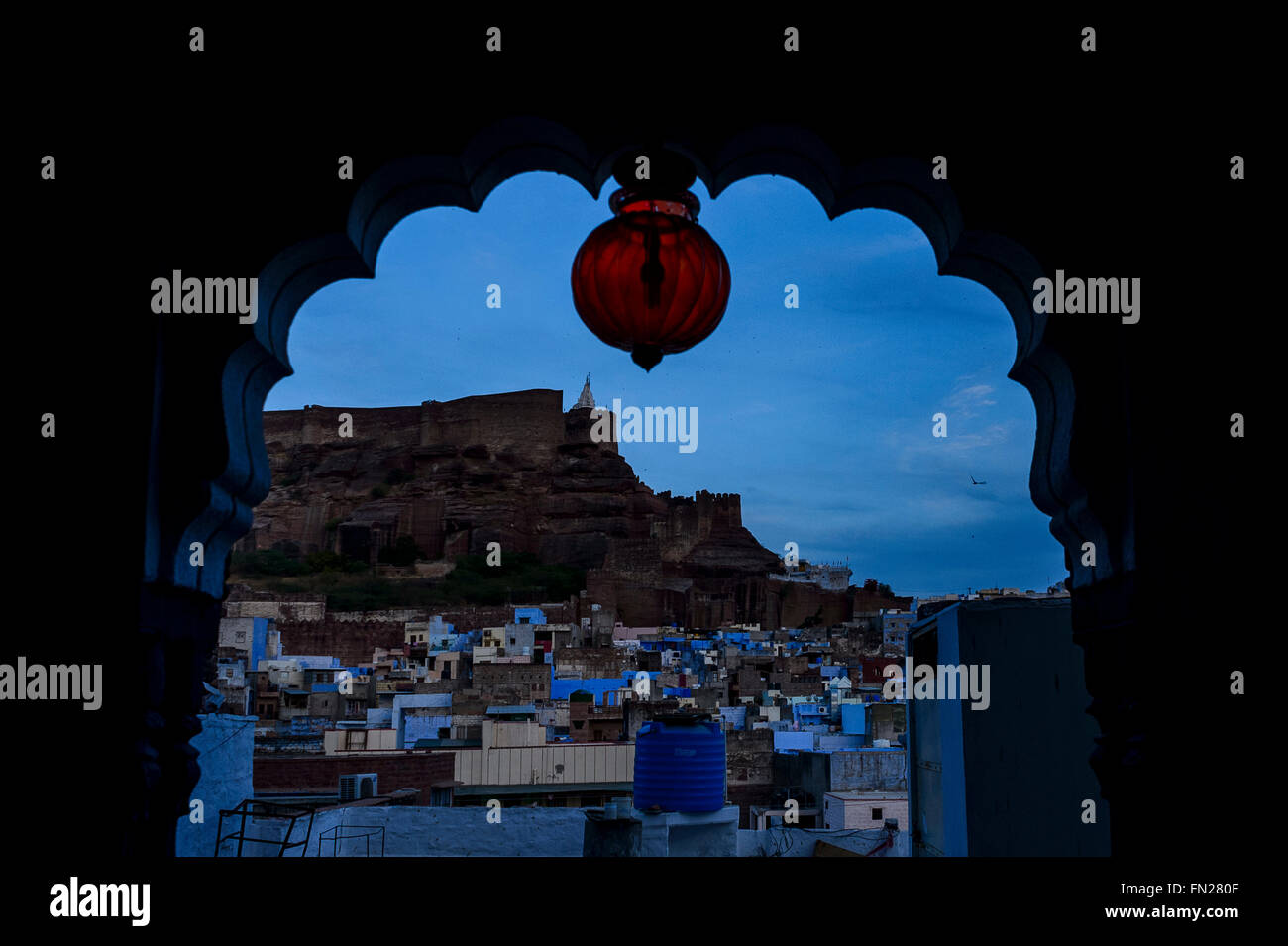 Red fort night india hi-res stock photography and images - Alamy