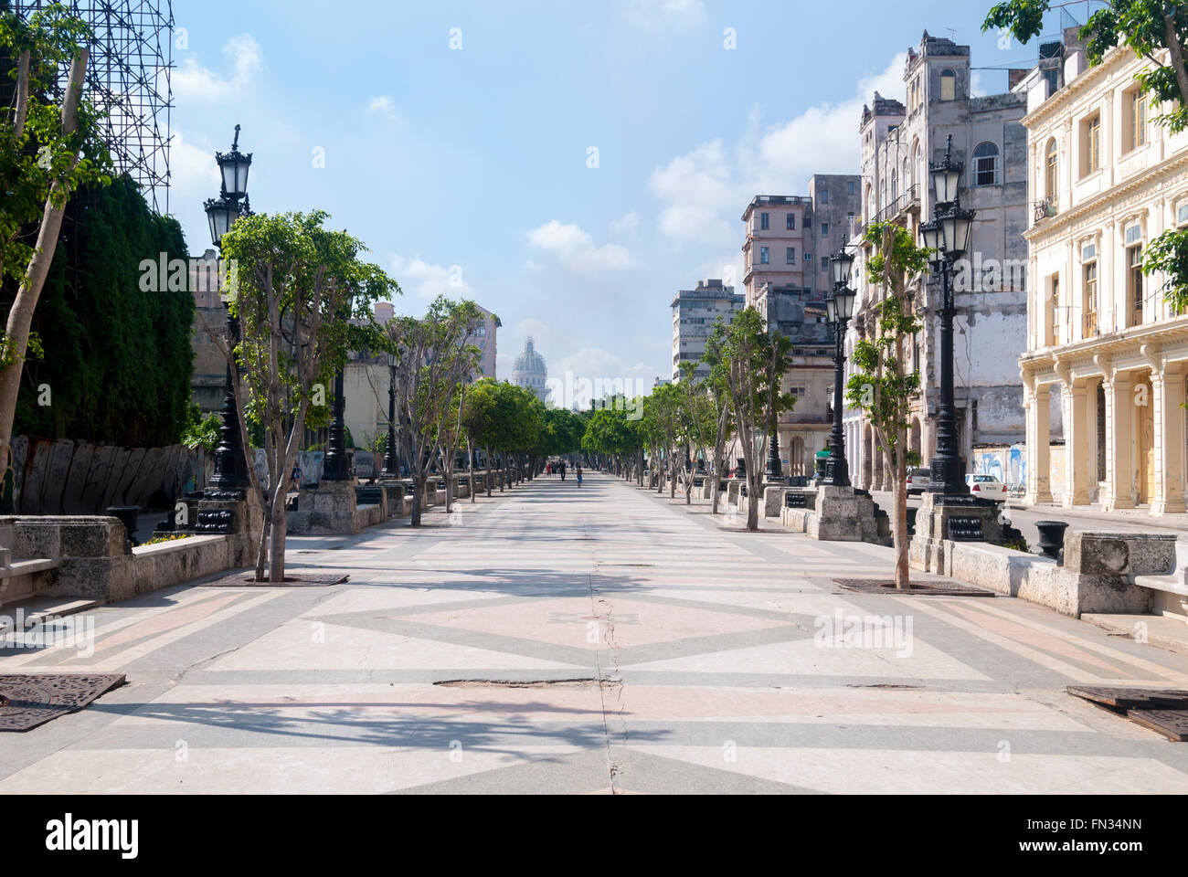 Pedestrian pedestrians promenade hi-res stock photography and images ...