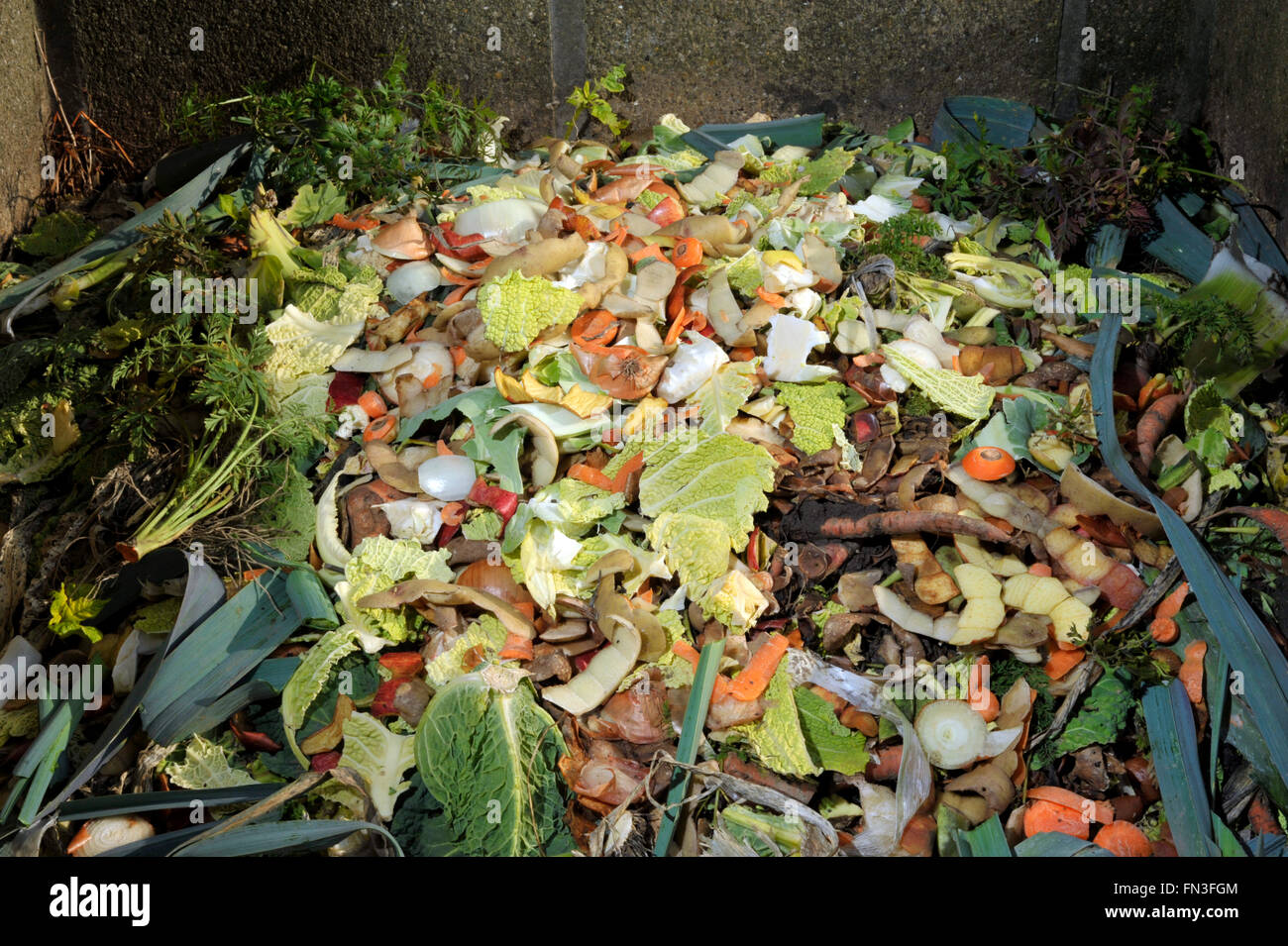 Garden composting rot rotting hi-res stock photography and images - Alamy