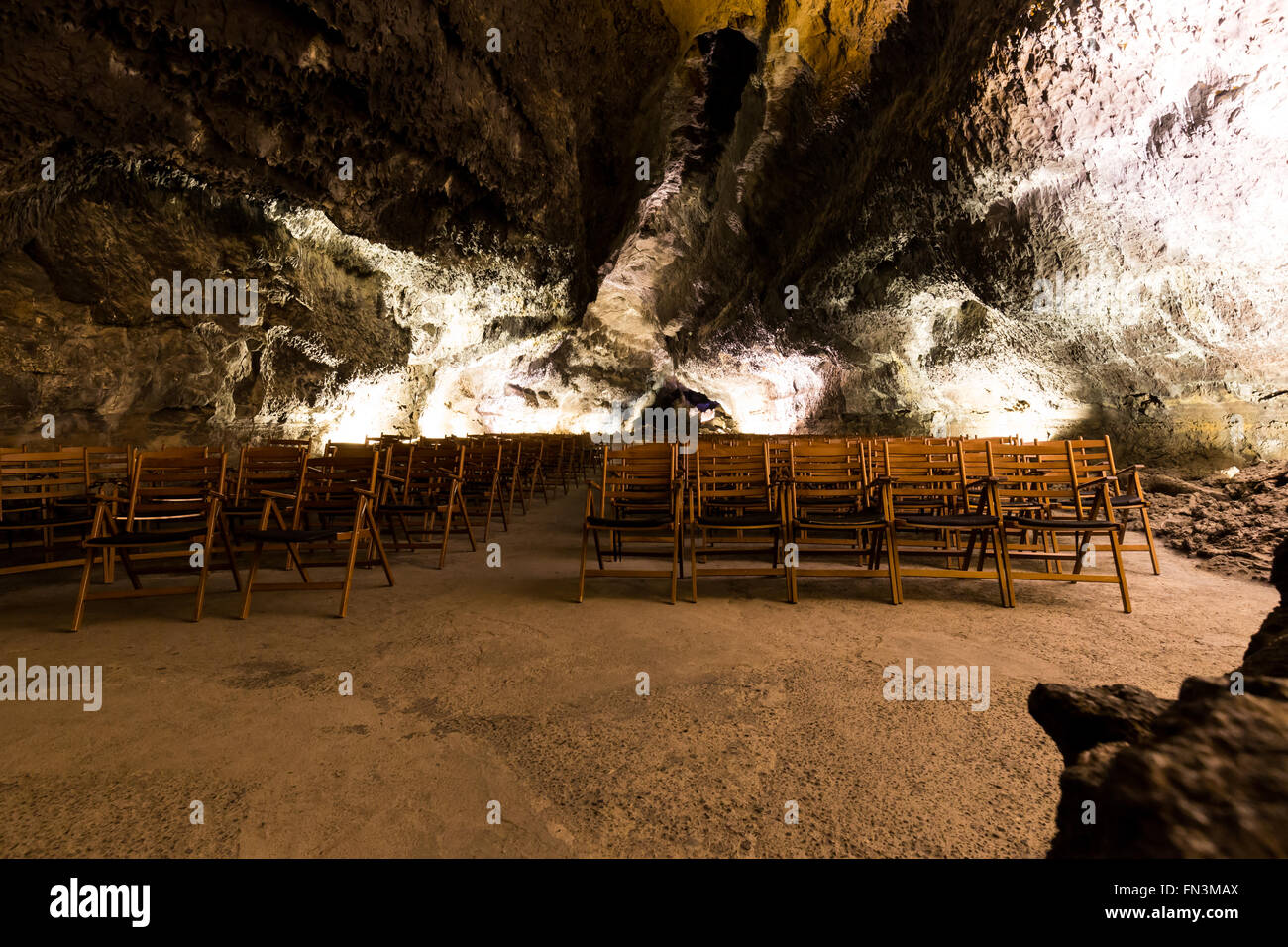 Green cave hi-res stock photography and images - Alamy