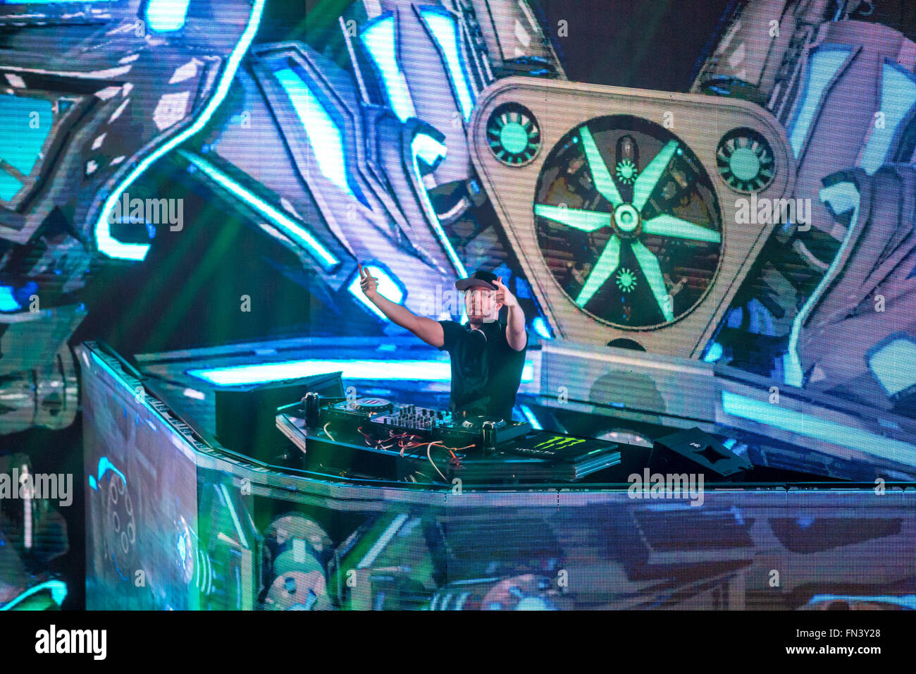 Excision dj hi-res stock photography and images - Alamy